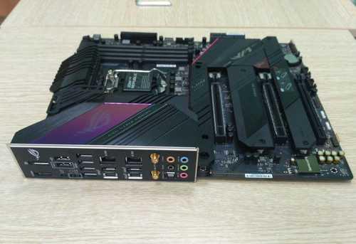 Материнская плата asus ROG strix Z590-E gaming