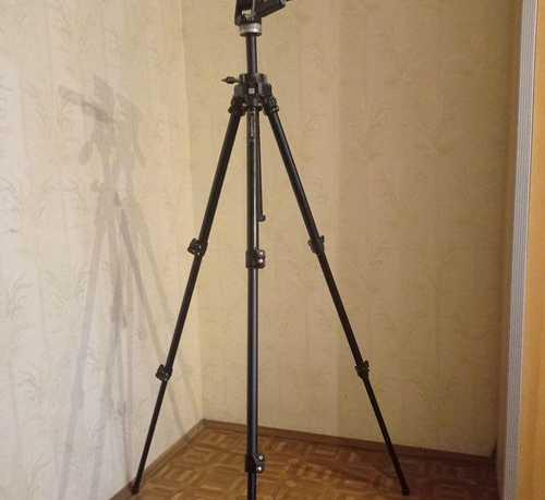 Штатив Manfrotto 055 professional tripod