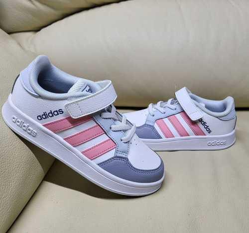 Кроссовки Adidas новые детские 30 р