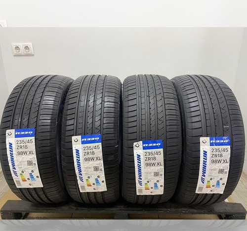 Winrun R330 235/45 R18 98W