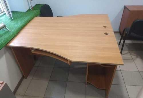 Офисная мебель б/у : столы, шкаф, тумбочки