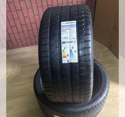 Michelin Pilot Sport 4 S 285/35 R20