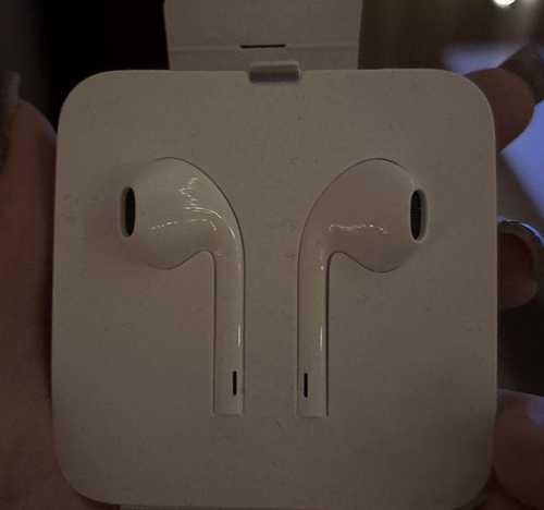 Наушники apple earpods lightning из комплекта