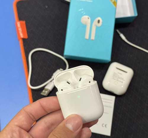2 пары беспроводных наушников airpods