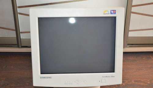 Монитор Samsung SyncMaster 17