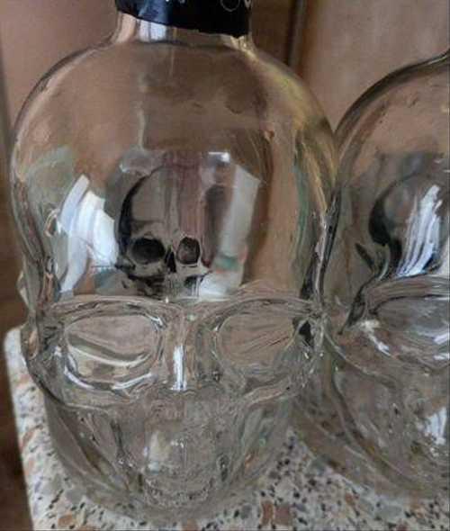 Бутылки с черепом