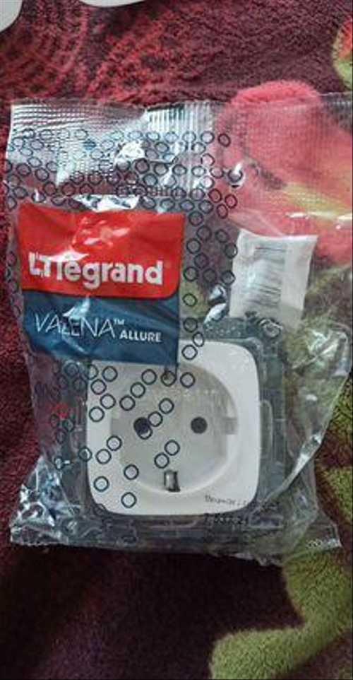 Розетки legrand valena allure