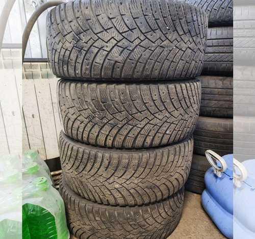 Pirelli Carrier Winter 235/45 R18 98H