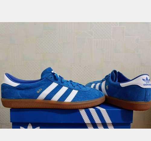 Adidas originals Bleu, UK 9 - 42 RU