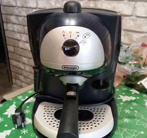 Кофеварка рожковая delonghi