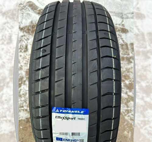 Triangle EffeXSport TH202 255/30 R19