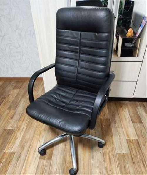 Компьютерное кресло руководителя натуральная кожа