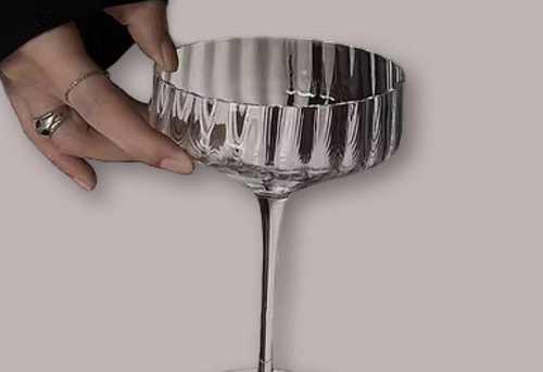 Коктейльный бокал для шампанского и мартини