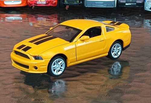 Модель авто Ford Mustang GT 1/36
