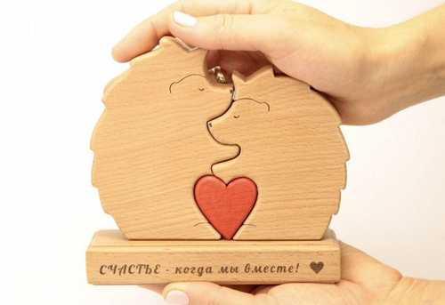 Подарок из дерева фигурки ежики с сердечком