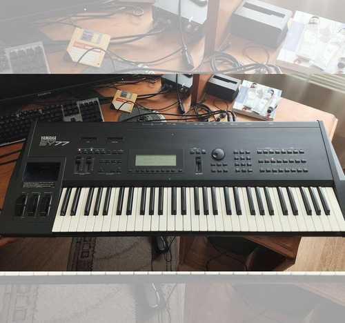 Синтезатор Yamaha SY-77