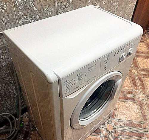 Стиральная машина Indesit wisl 92