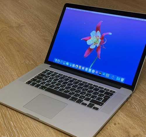 Macbook Pro 15 2015 R9/i7/16 gb