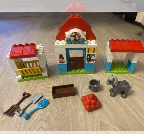 Lego duplo конюшня