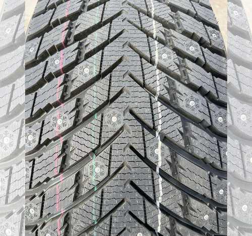 Zmax Winternova Stud II 235/35 R19 96U