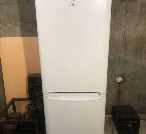 Холодильник двухкамерный Indesit 167см