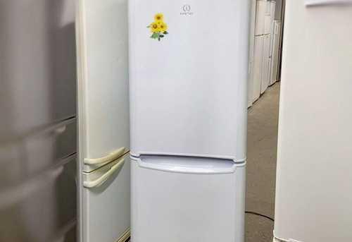 Холодильник низкий 167 см Indesit бу белый
