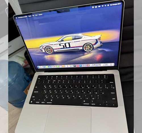 Macbook Pro 14 M1 16gb 1tb отличная батарея