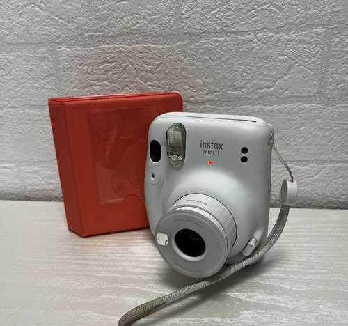 Полароид Instax Mini 11