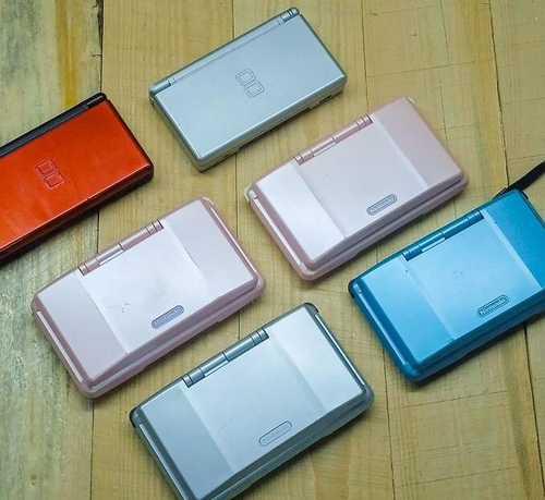 Портативные приставки Nintendo DS и DS Lite