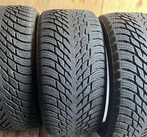 Nokian Tyres Hakkapeliitta R3 255/40 R18 99T