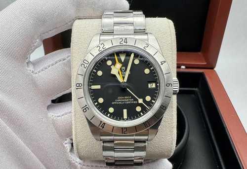 Часы Tudor Black Bay