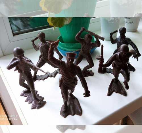 Игрушки СССР солдатики
