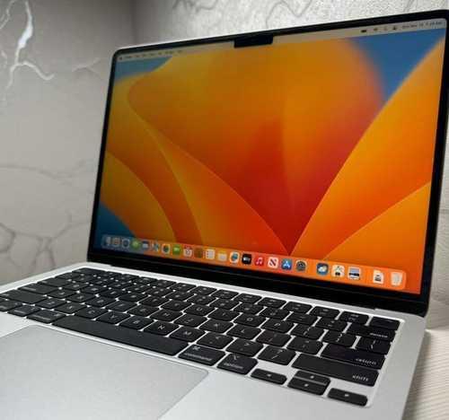 Apple MacBook air 13 2022 m2 8 256