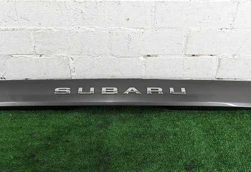 Накладка крышки багажника Subaru Forester SG/S11