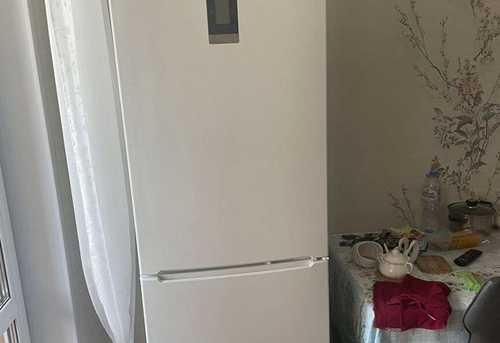 Продам холодильник bosch 4 года