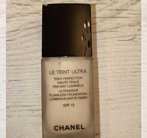 Тональный крем Chanel, Max Factor