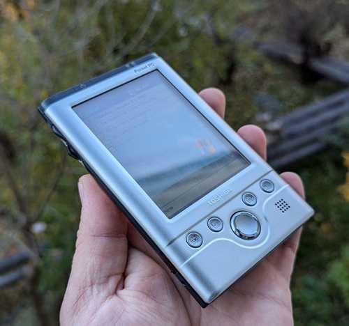 Ретро кпк Toshiba e740 Pocket PC 2002