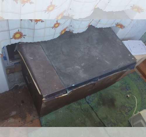 Сундук старинный