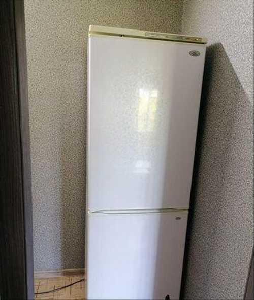Продам холодильник "Атлант"
