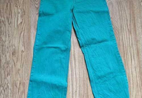 Зеленые женские джинсы трубы