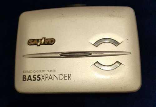 Кассетный плеер sanyo bassxpander vip-100