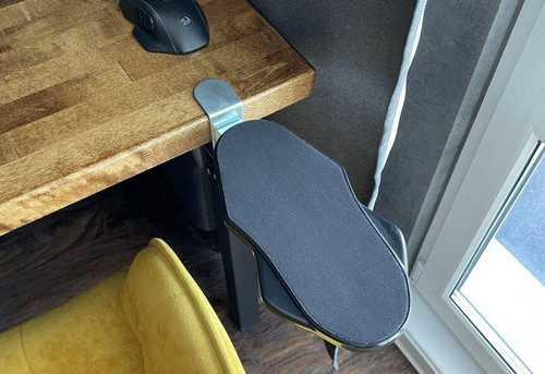Подставка подлокотник для компьютерного стола