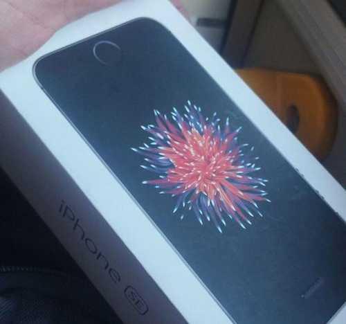 iPhone SE, 32 ГБ