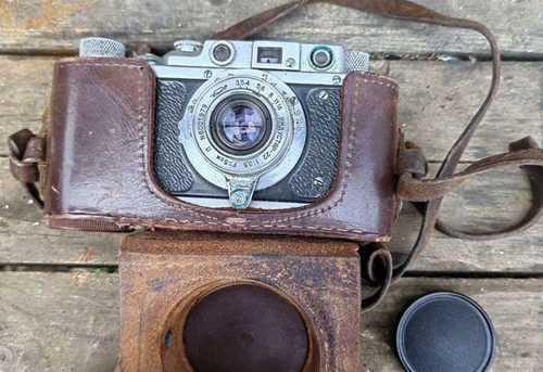 Старинный раритетный фотоаппарат Зоркий