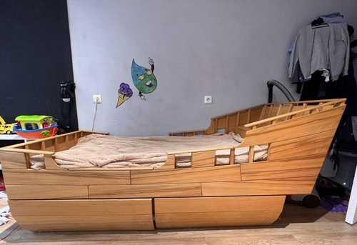 Кровать деревянная лодка