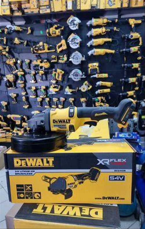 Угловая шлифовальная машина dewalt DCG440N.Новинка