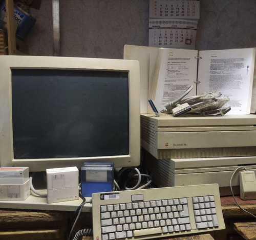 Компьютеры Apple Macintosh IIx и монитор