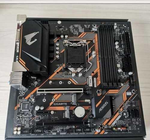 Материнская плата Gigabyte B365 M aorus elite