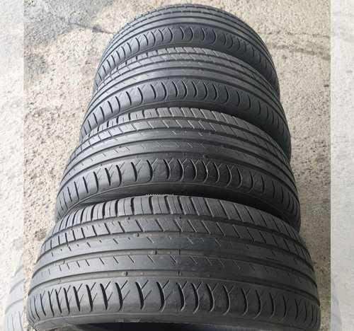 Viatti Strada Asimmetrico V-130 215/55 R17 94V