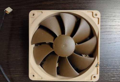 Вентилятор Noctua NF-P12